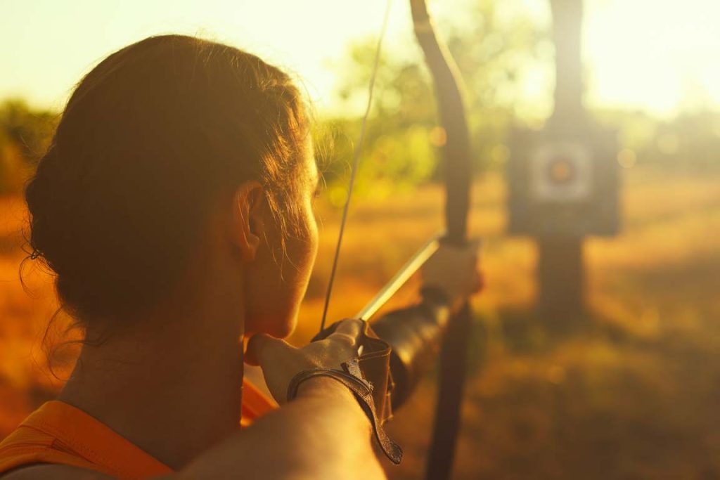 How to Aim a Bow and Arrow - Archery Guide